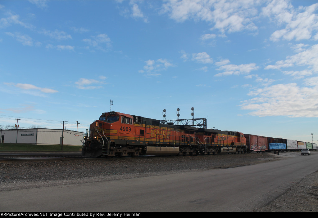 BNSF 4969 & 5813 (2)